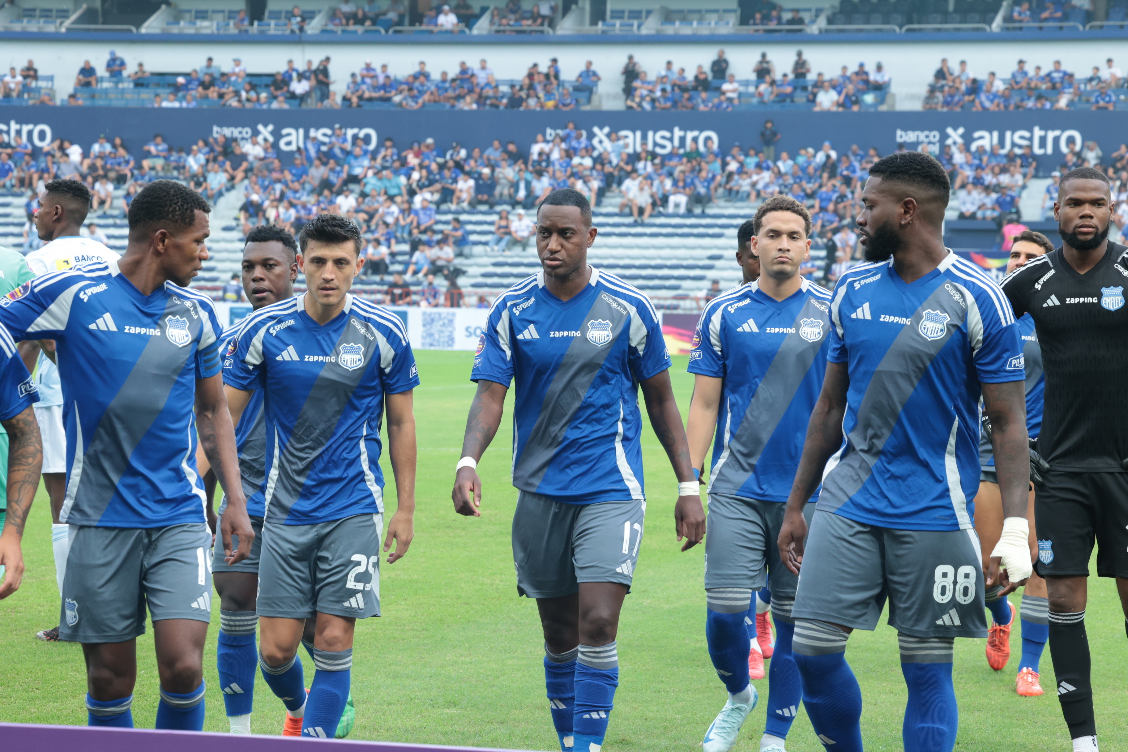 Emelec en crisis: Jugadores reclaman sueldos y revelan situación del ...
