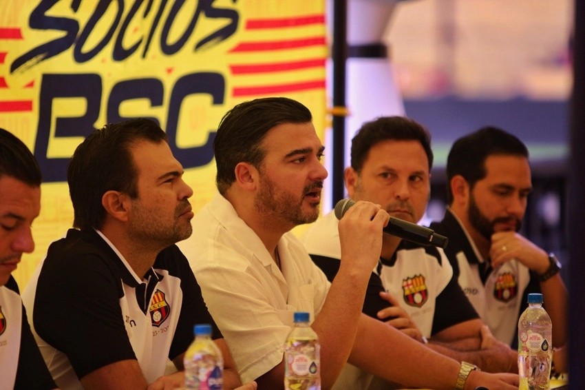 Presidente de Barcelona, Antonio Álvarez, amenazó a socio con meterlo ...