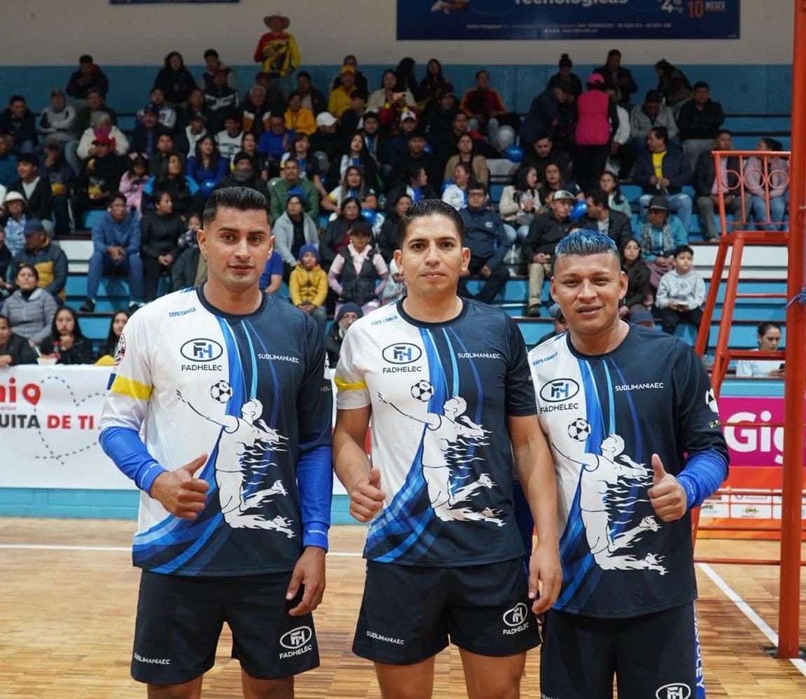 Robert vuelve a mostrar su poder en la temporada del ecuavóley