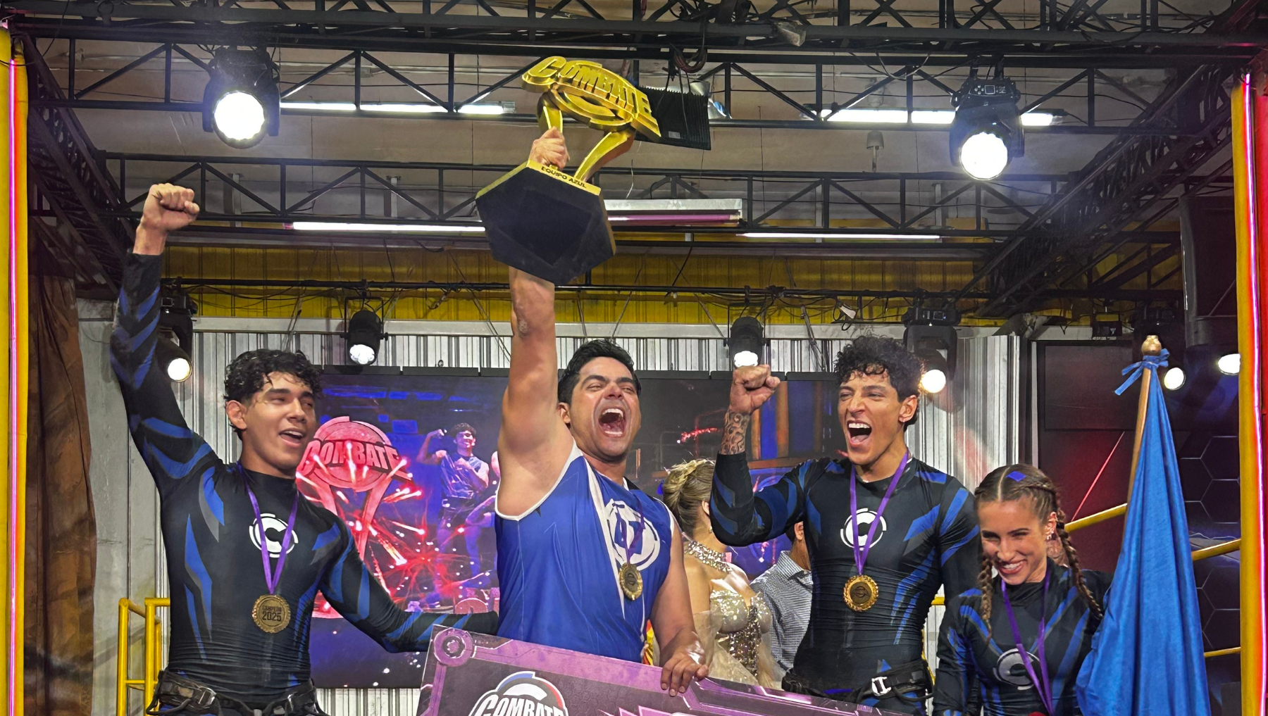 Combate: El equipo azul se convirtió en campeón de la final