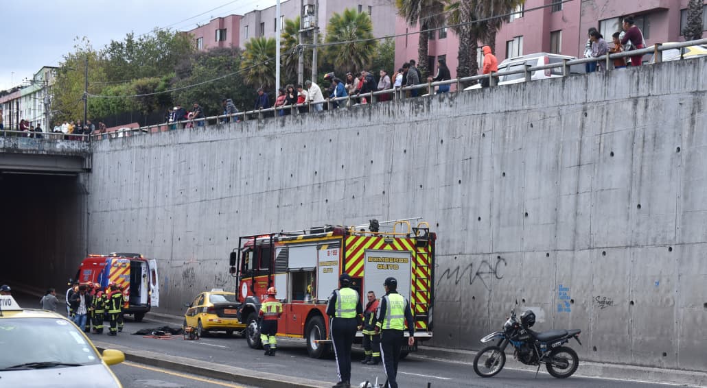 Primer fallecido del 2026 en Quito: motociclista murió tras choque con ...