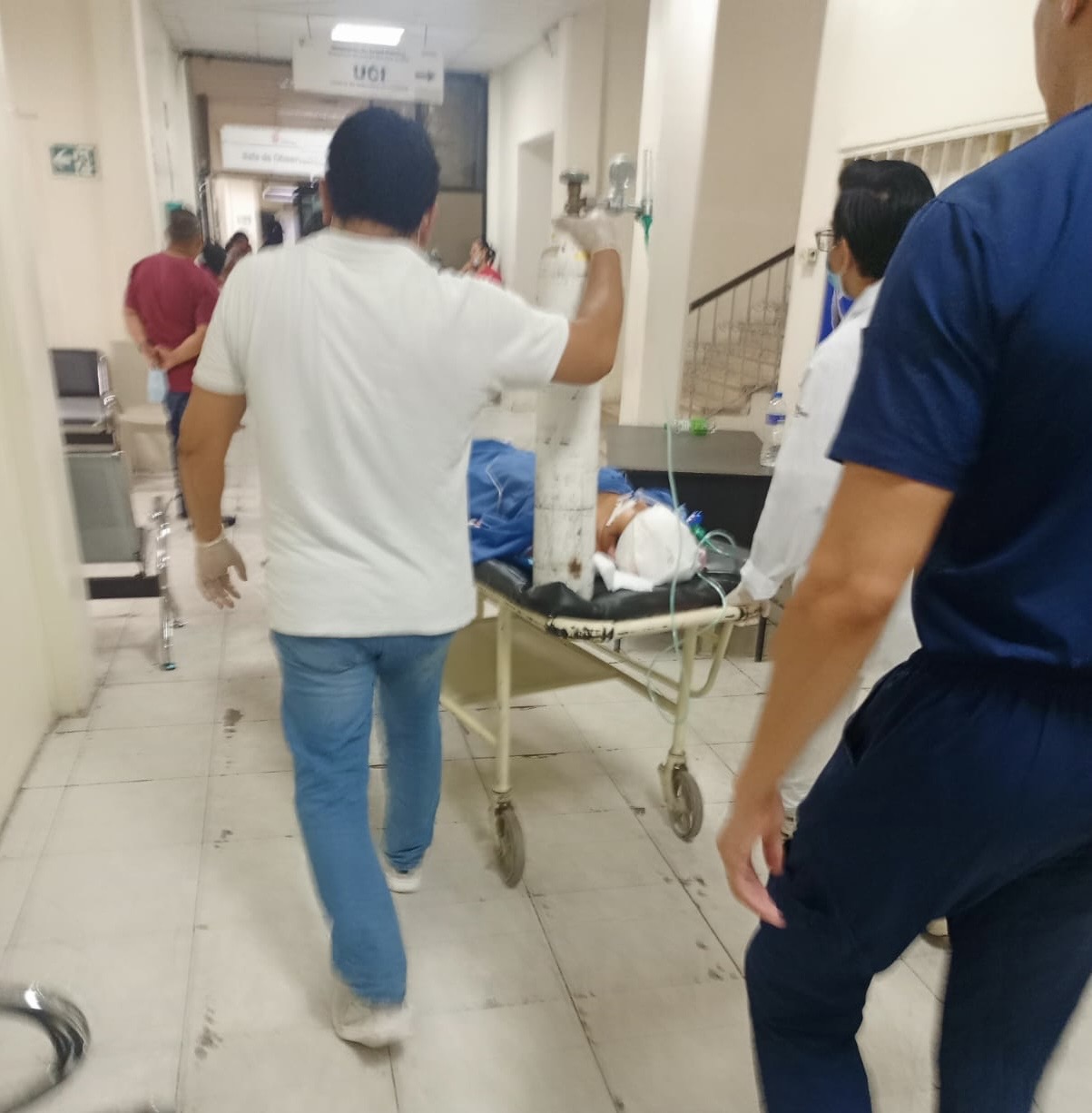 Babahoyo ora por Dámaris Ríos, joven herida de bala que lucha por su vida