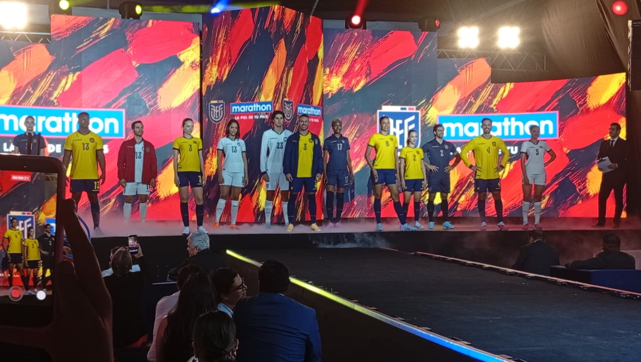 Selección de Ecuador presentó su nueva camiseta para el Mundial de ...