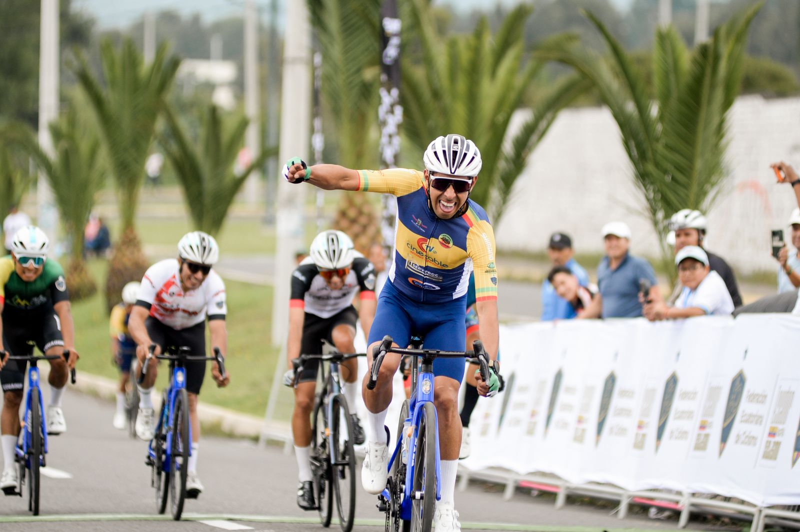 Pablo Caicedo triunfa aplicando la experiencia en el Campeonato ...