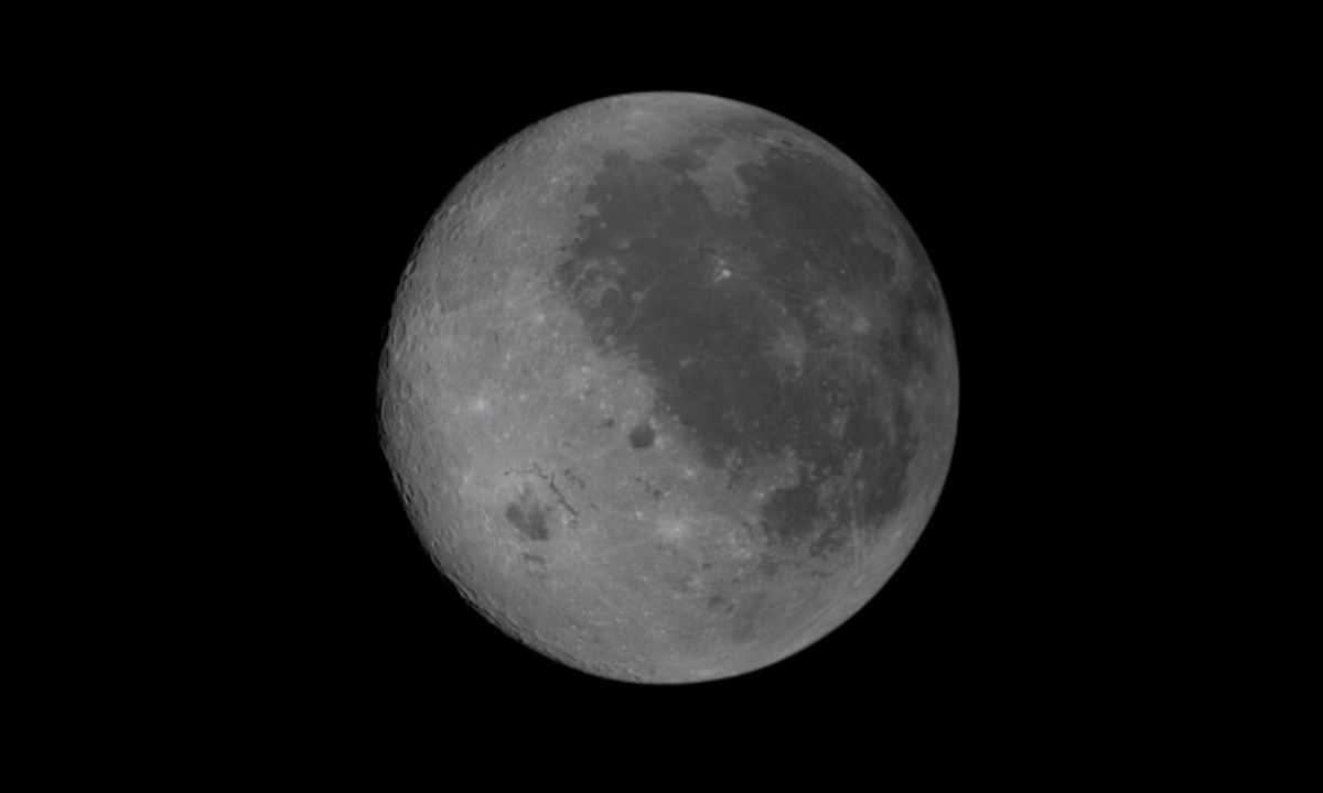 Una imagen histórica de la NASA: así luce la cara oculta de la Luna