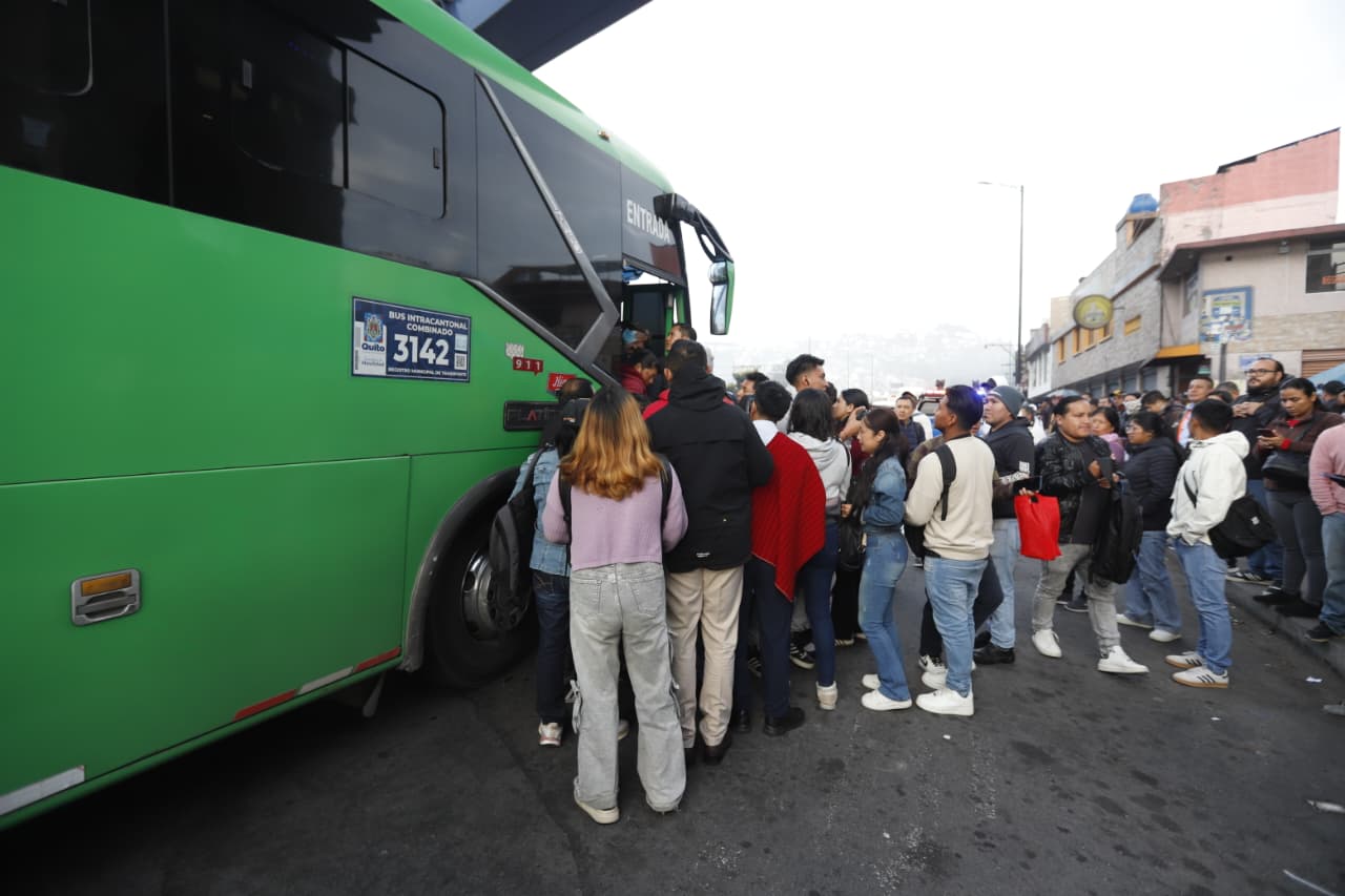 ¿Los buses en Quito operan con normalidad hoy, miércoles 6 de mayo?